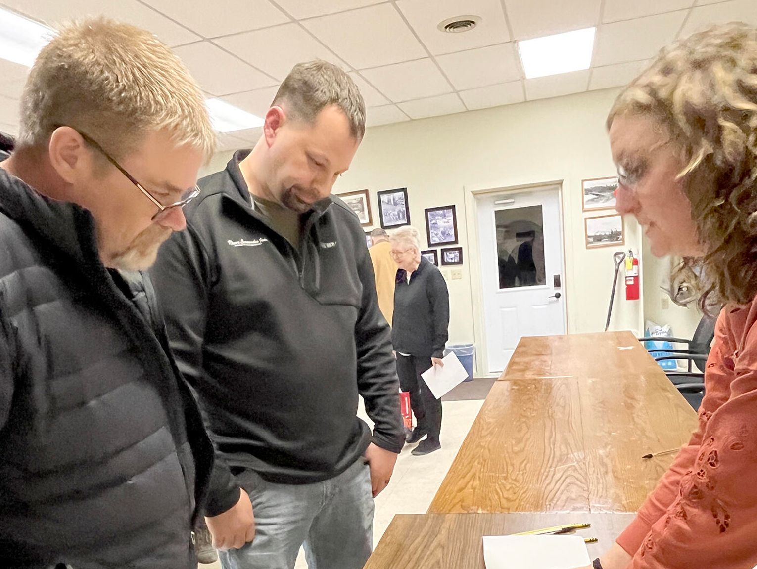 Seliskar re-elected at Fall Lake